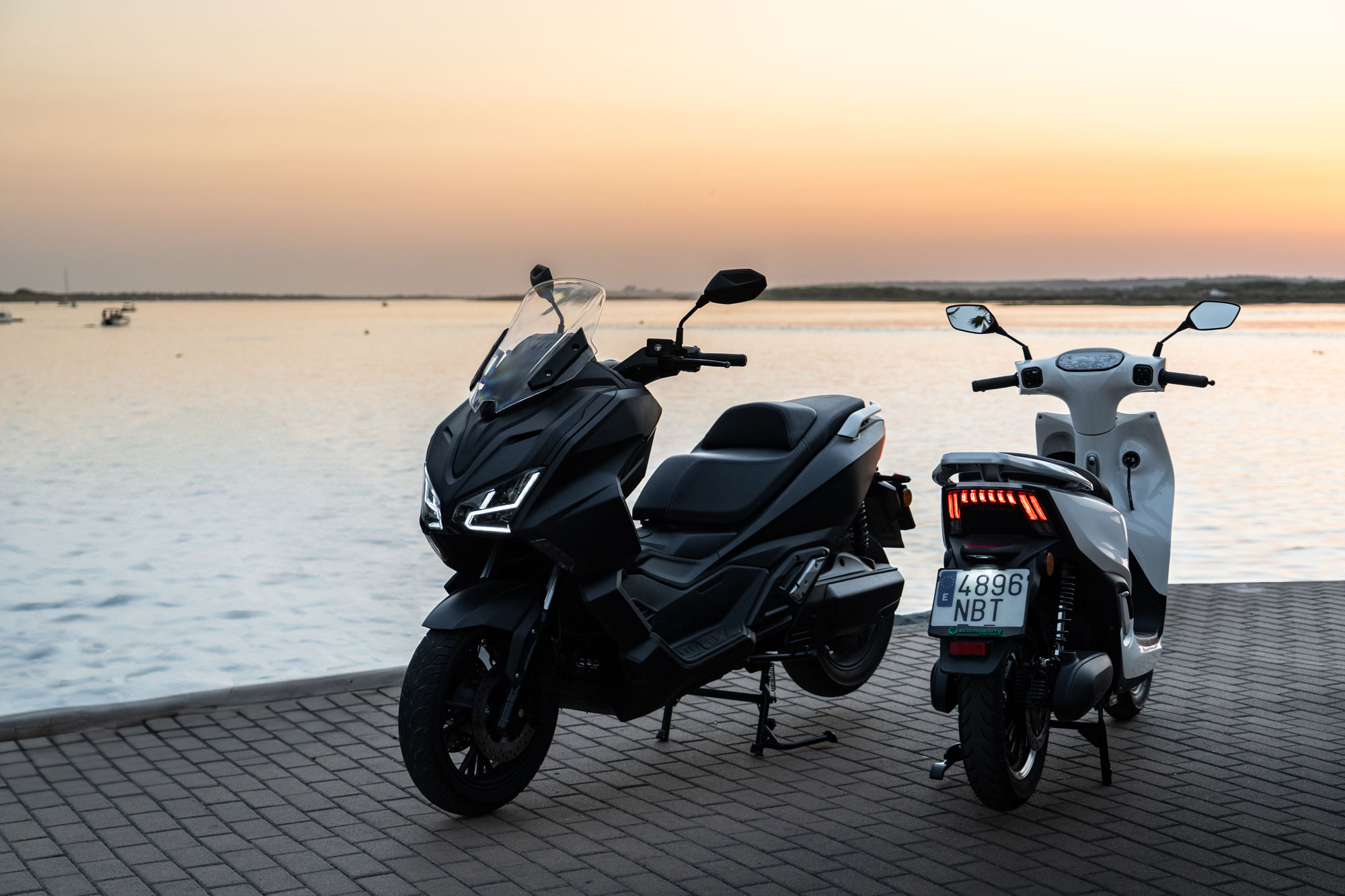Motos eléctricas con batería extraíble EFUN